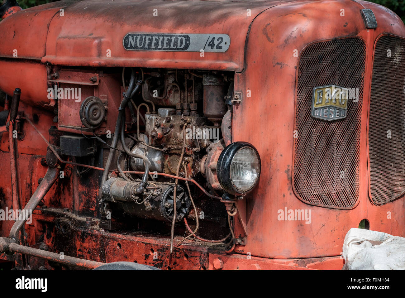 Jahrgang nuffield traktor -Fotos und -Bildmaterial in hoher Auflösung ...
