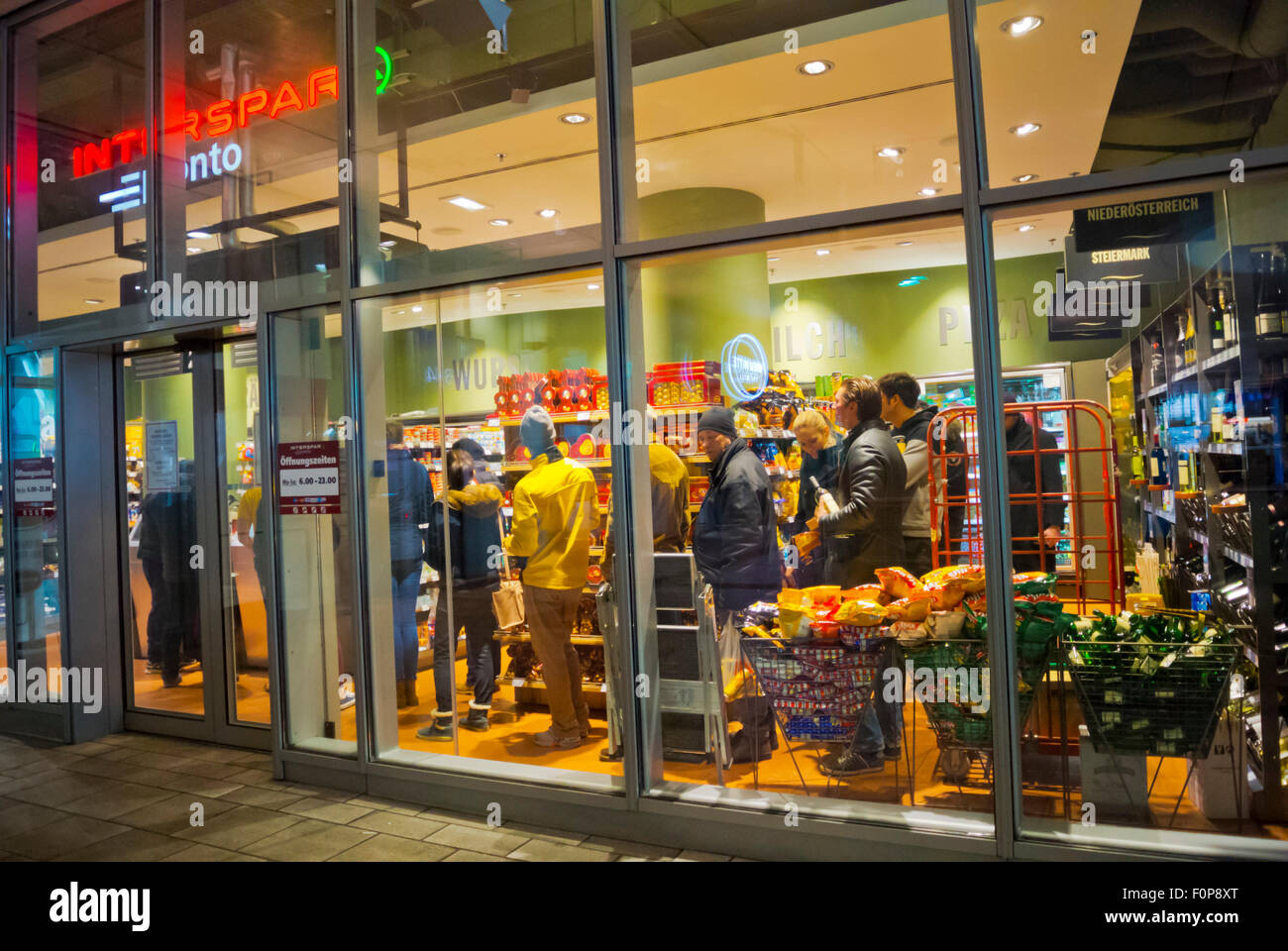 Spar Supermarkt Stockfotos und -bilder Kaufen - Alamy