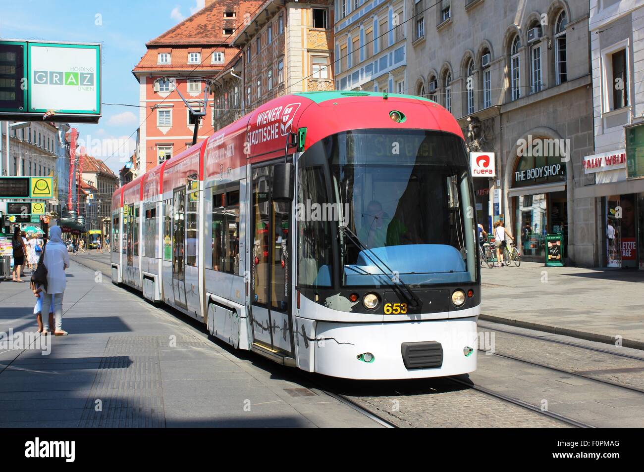 Tram in graz -Fotos und -Bildmaterial in hoher Auflösung – Alamy