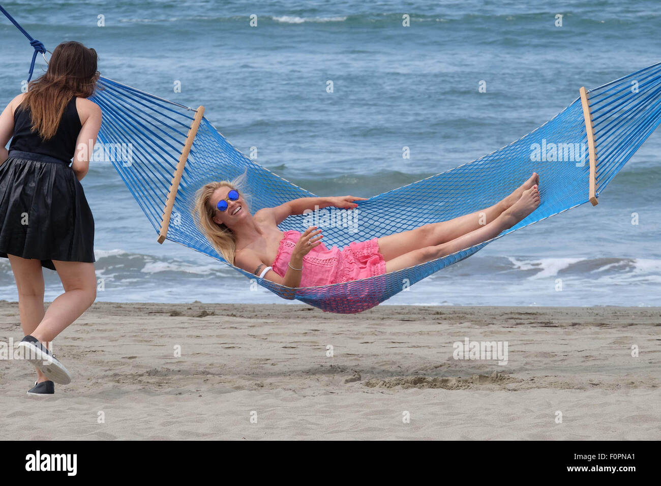 Michelle Hunziker verbringen Zeit am Strand mit ihrer Tochter Aurora ... Michelle Hunziker verbringen Zeit am Strand mit ihrer Tochter Aurora ...