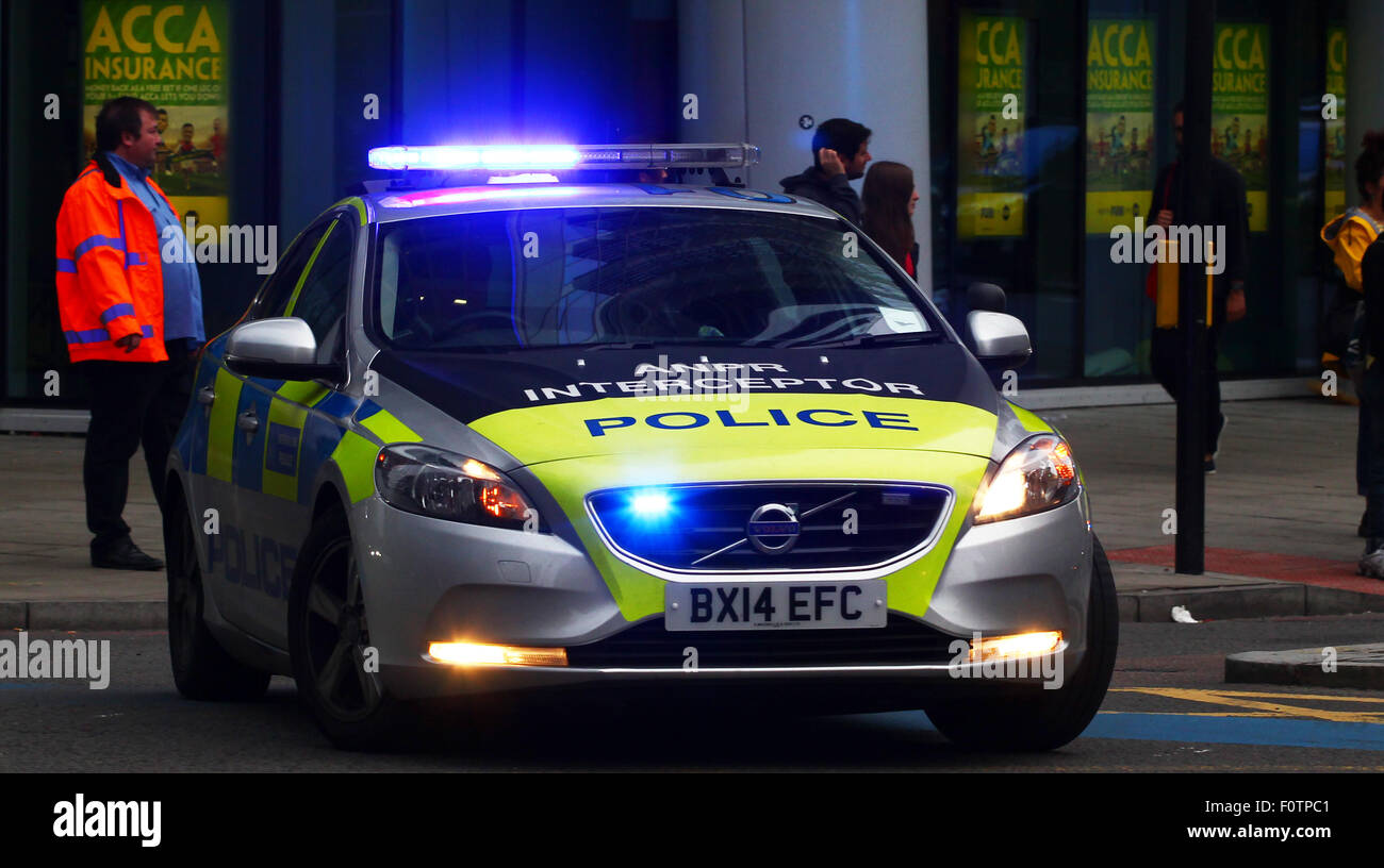 Volvo polizeiauto -Fotos und -Bildmaterial in hoher Auflösung – Alamy