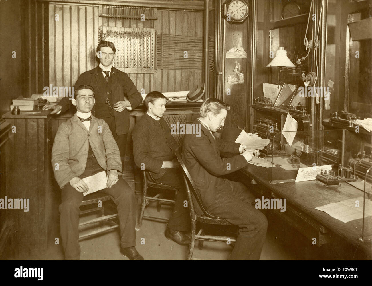 Western union telegramm in 1800s -Fotos und -Bildmaterial in hoher ...