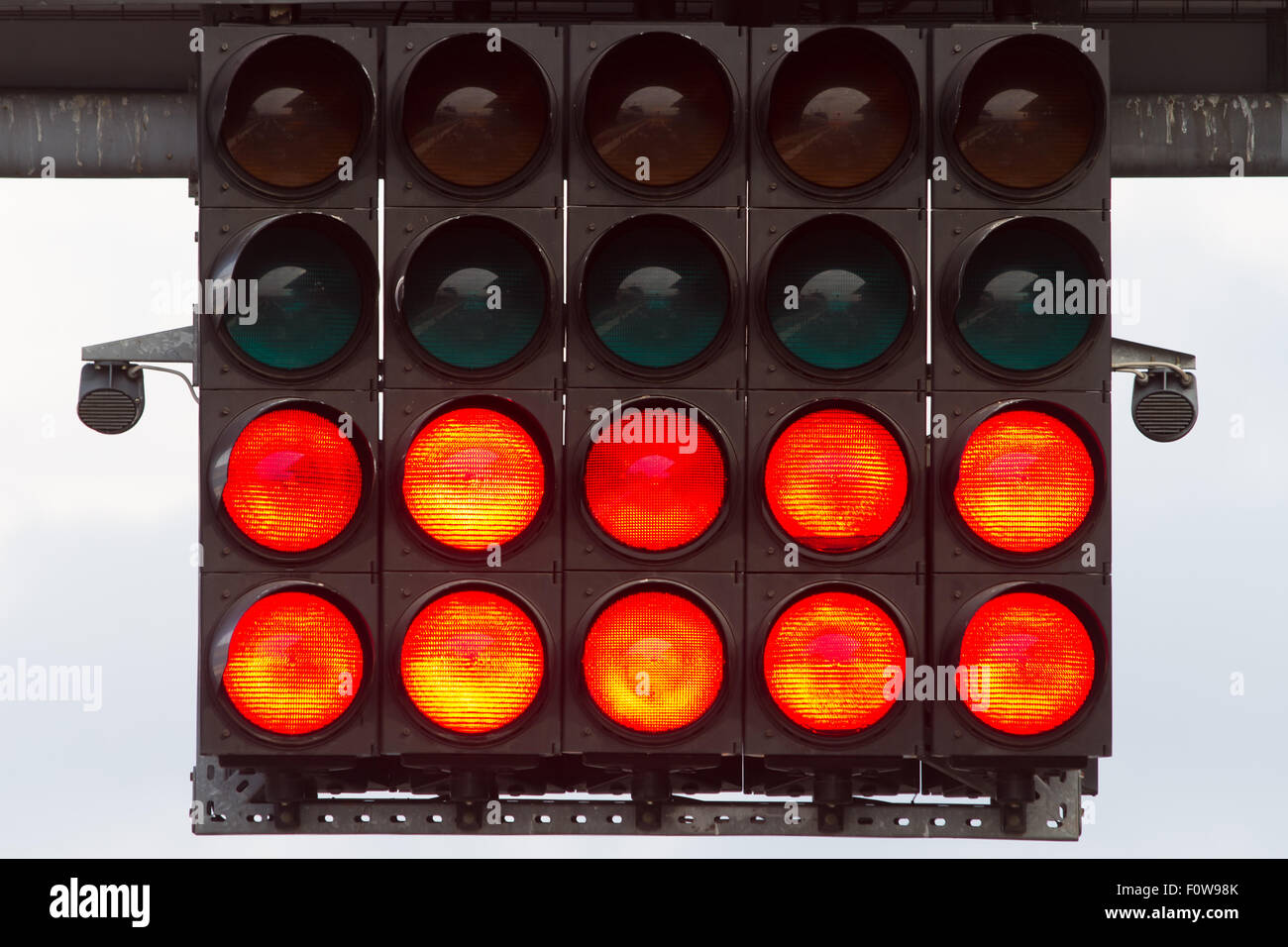 Race start lights -Fotos und -Bildmaterial in hoher Auflösung – Alamy