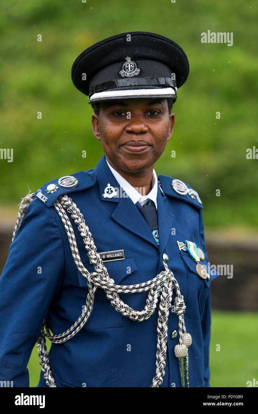 Polizisten aus der ganzen Welt marschierten von Cardiff Castle an der ...