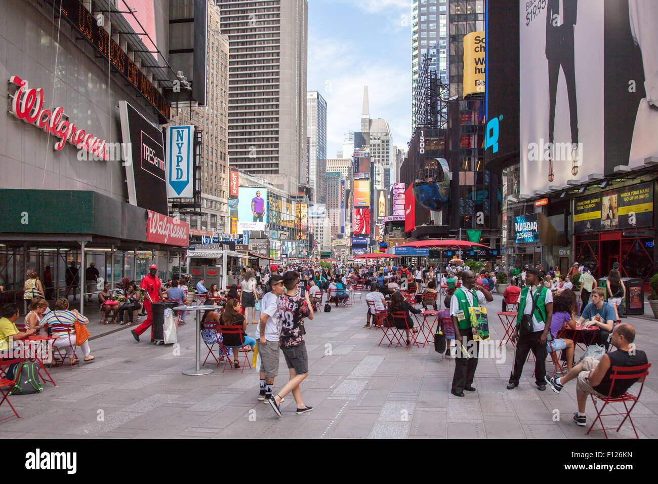 Nyc times square billboards -Fotos und -Bildmaterial in hoher Auflösung ...