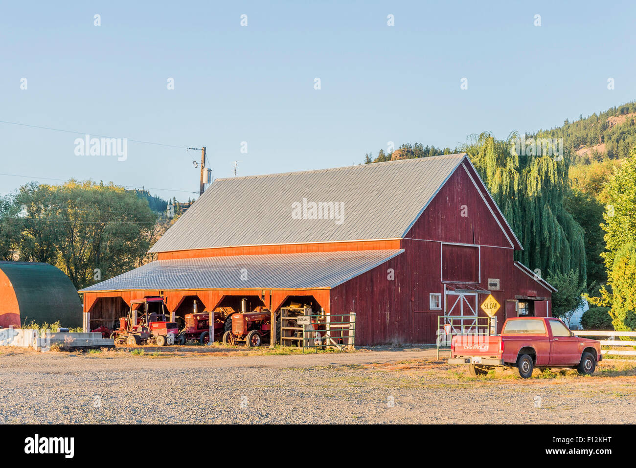 Nicola valley scheunenhof -Fotos und -Bildmaterial in hoher Auflösung ...