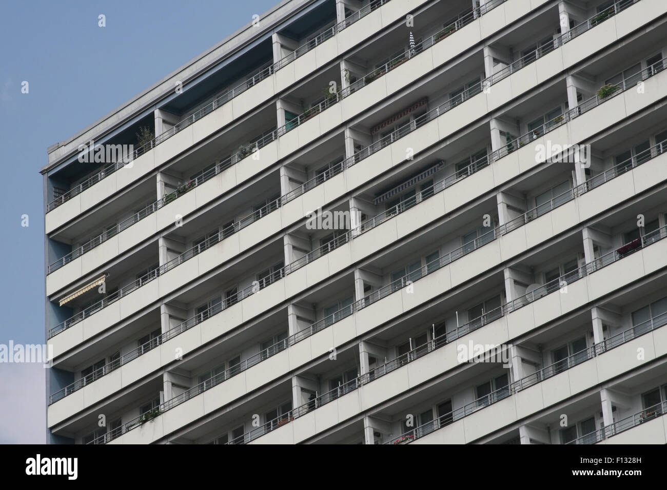 WOHNUNGEN HÄUSER WOHNUNG BERLIN DDR Stockfotografie - Alamy