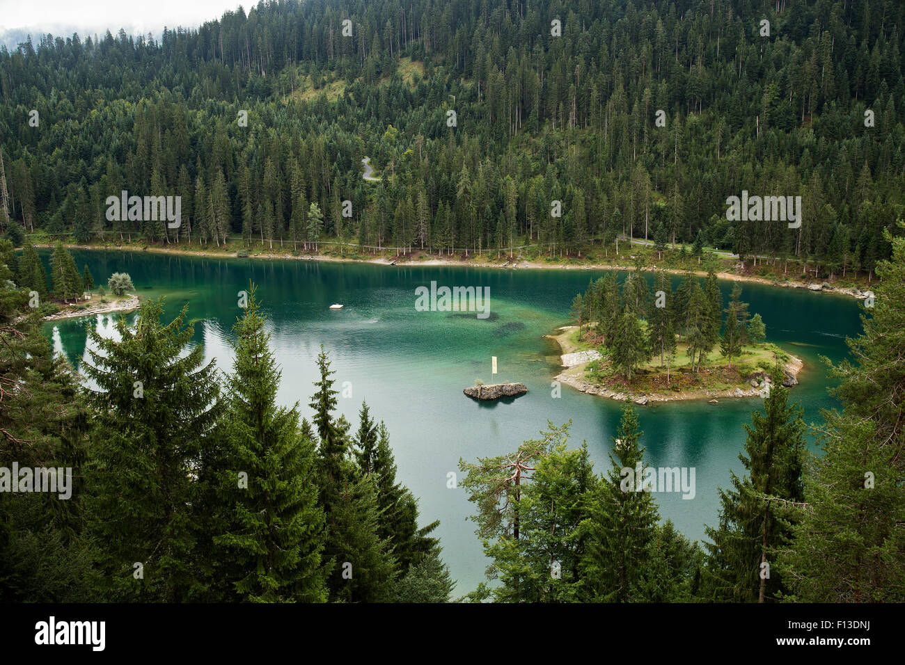 Caumasee see -Fotos und -Bildmaterial in hoher Auflösung – Alamy