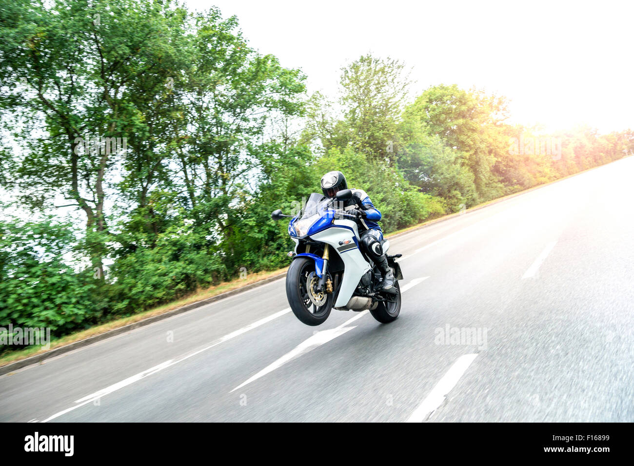Motorrad motorradfahrer -Fotos und -Bildmaterial in hoher Auflösung – Alamy