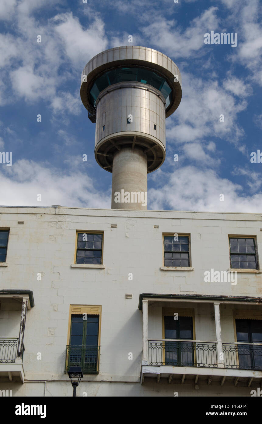 Der Sydney Ports Harbour Control Tower wurde 1974 gebaut, um den ...