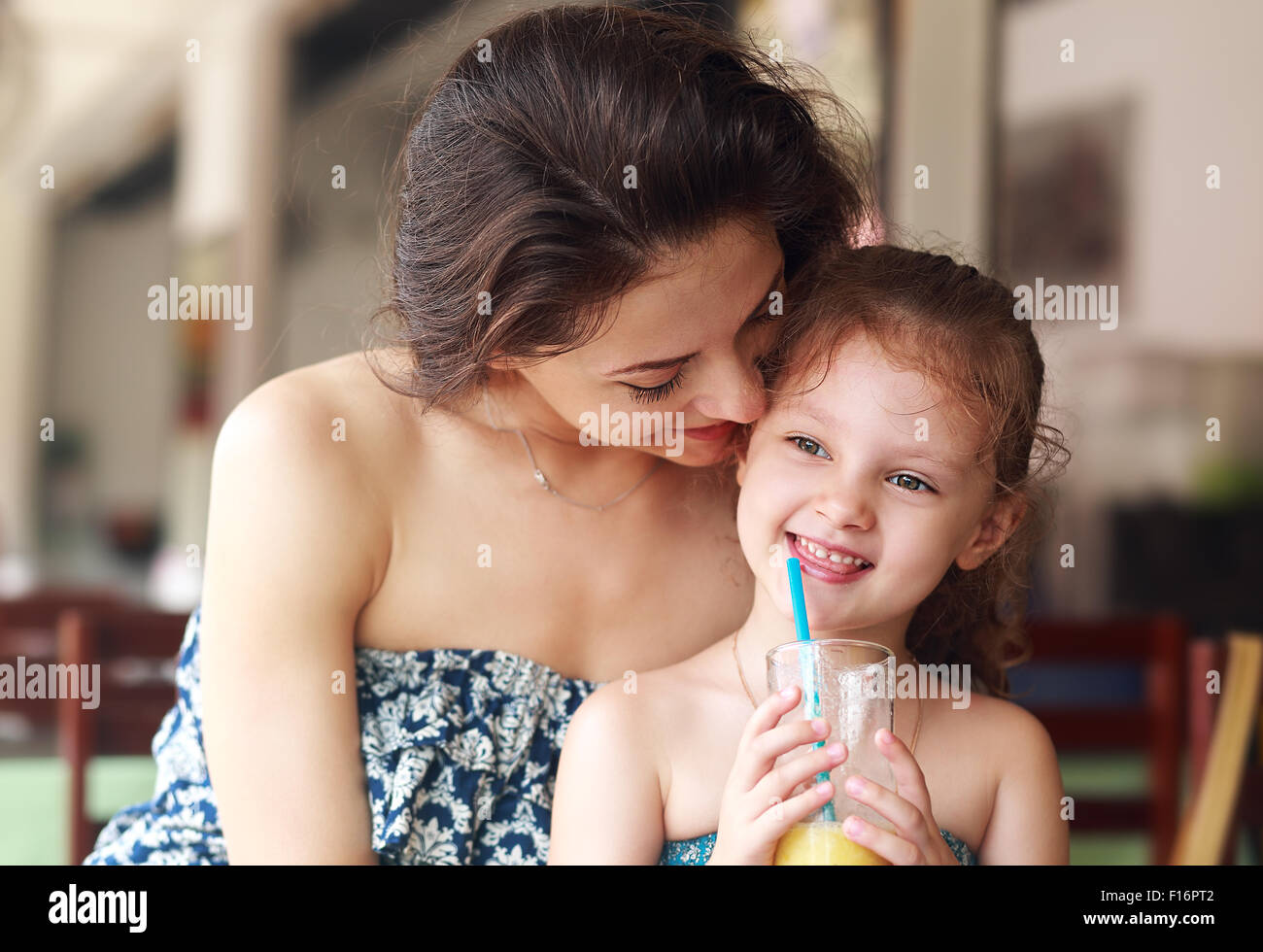 Restaurant Kind Stockfotos und -bilder Kaufen - Alamy