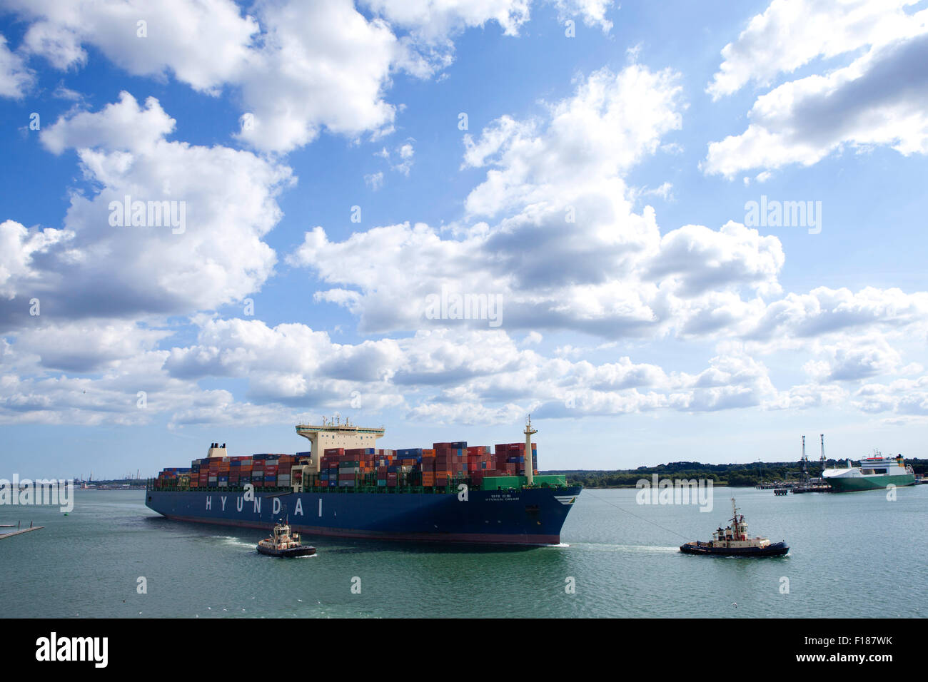 Containerschiff fracht -Fotos und -Bildmaterial in hoher Auflösung – Alamy