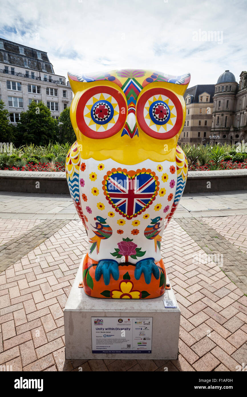 Eulen gemalt -Fotos und -Bildmaterial in hoher Auflösung – Alamy