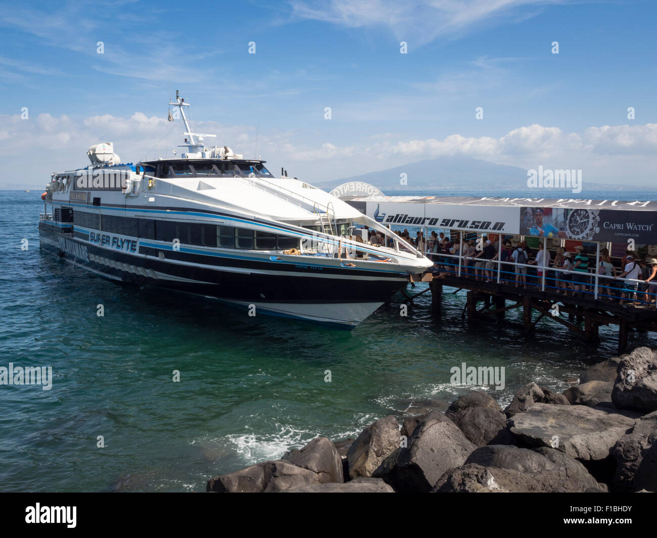 Capri ferry -Fotos und -Bildmaterial in hoher Auflösung – Alamy