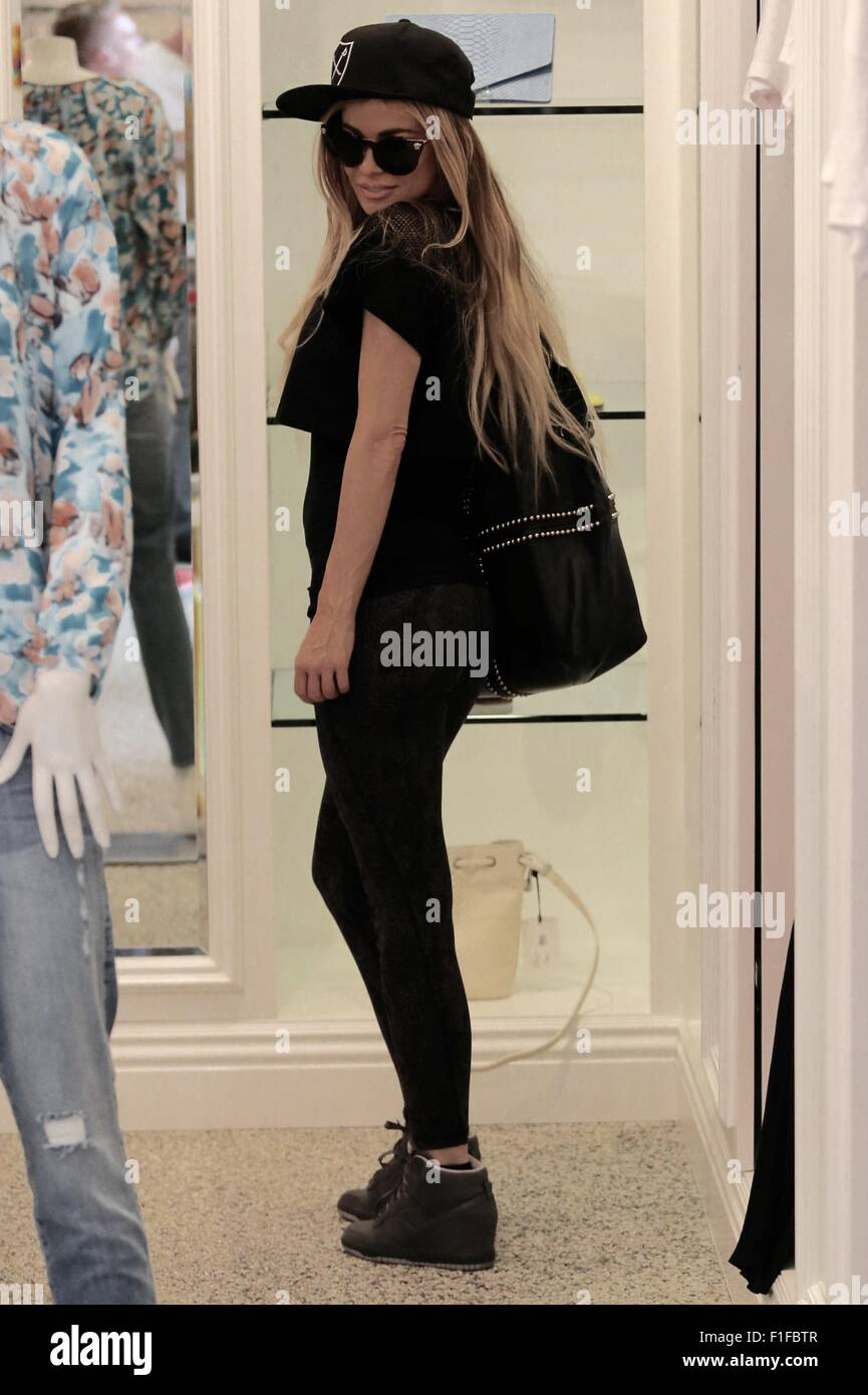 Carmen Electra Geschäfte in Kyle Boutique Featuring: Carmen Electra wo ...