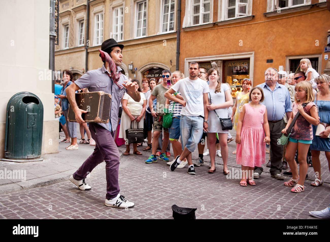 Mime busker -Fotos und -Bildmaterial in hoher Auflösung – Alamy