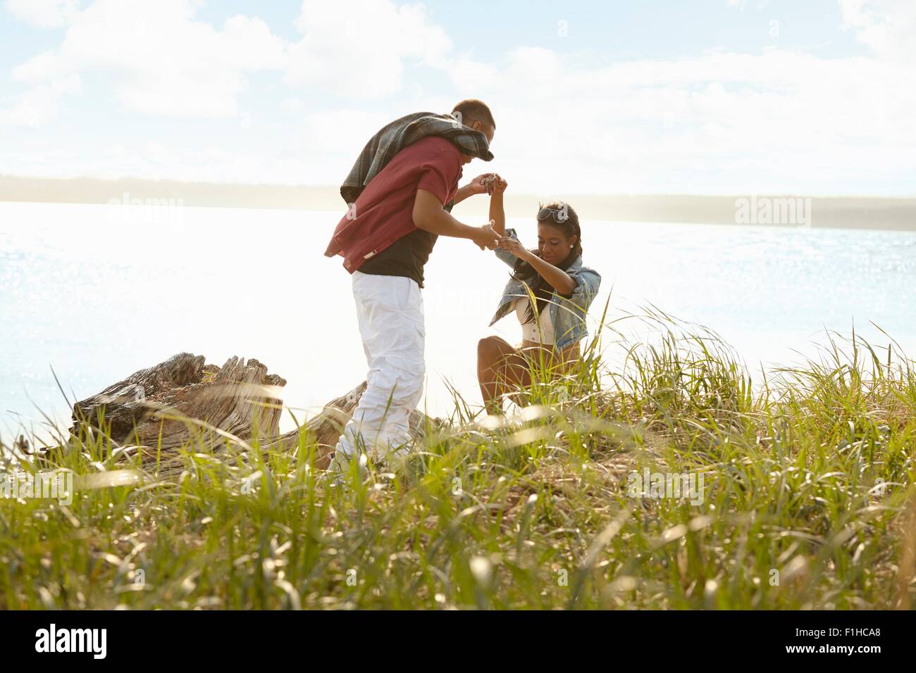 Eine Helfende Hand Stockfotos und -bilder Kaufen - Alamy