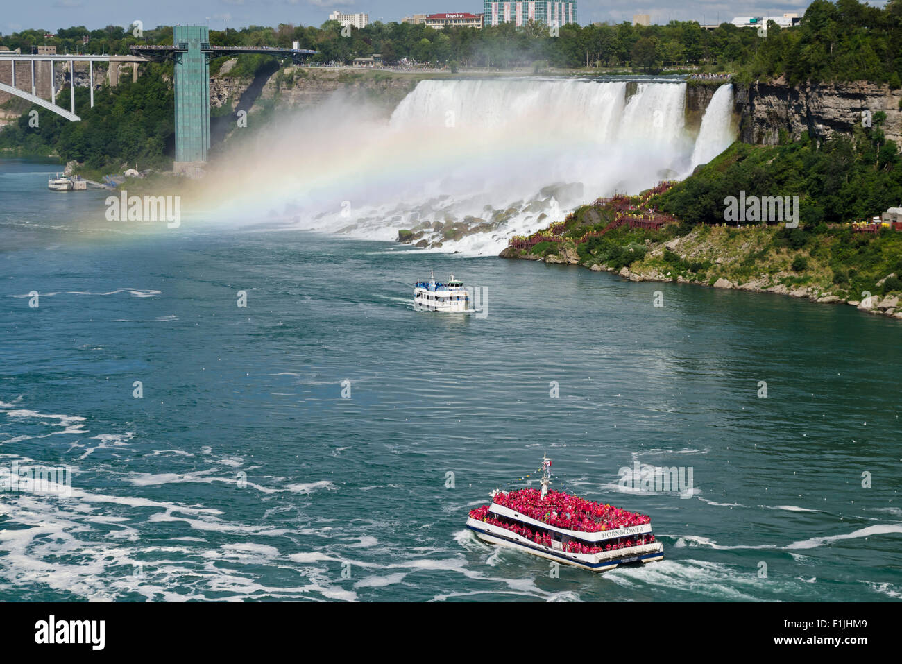 Hornblower und Mädchen der Nebel Sightseeing cruises am Niagara River ...