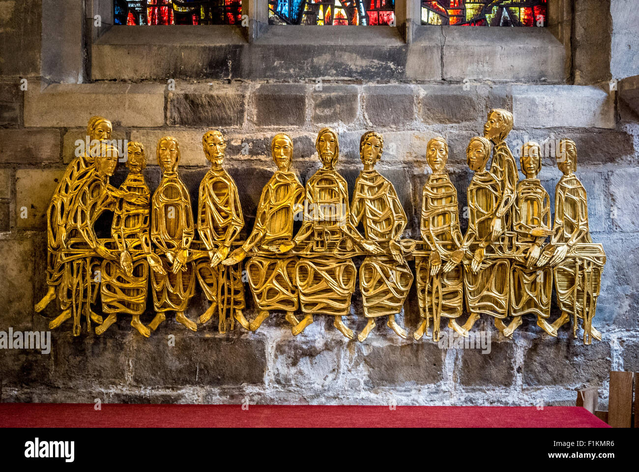 Skulptur von Frank Roper, 1967. Konzipiert als ein Retabel für den ...