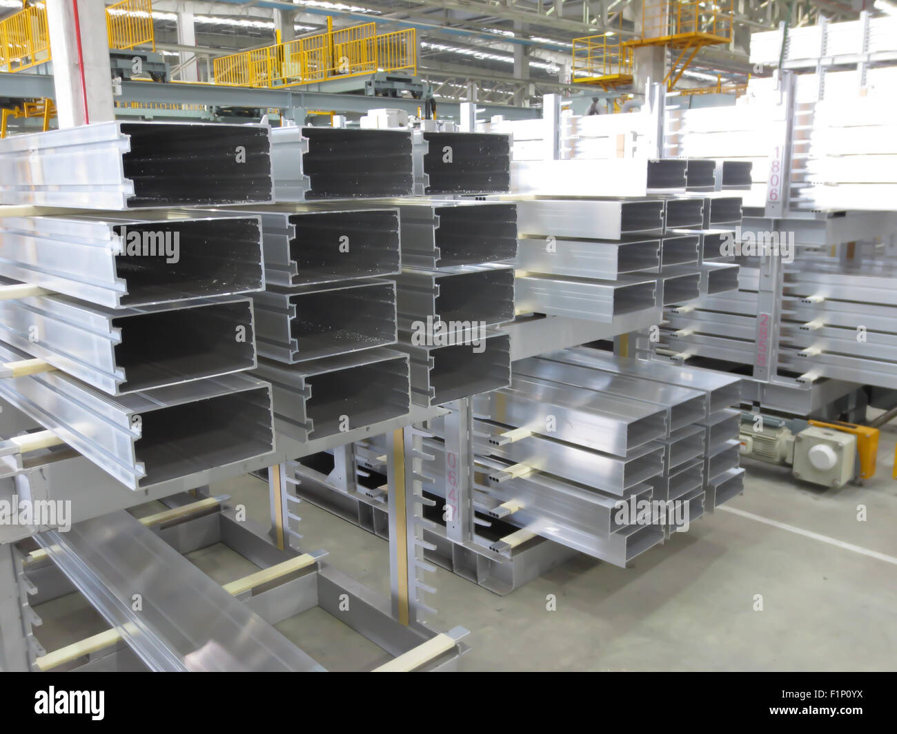Aluminum rack -Fotos und -Bildmaterial in hoher Auflösung – Alamy
