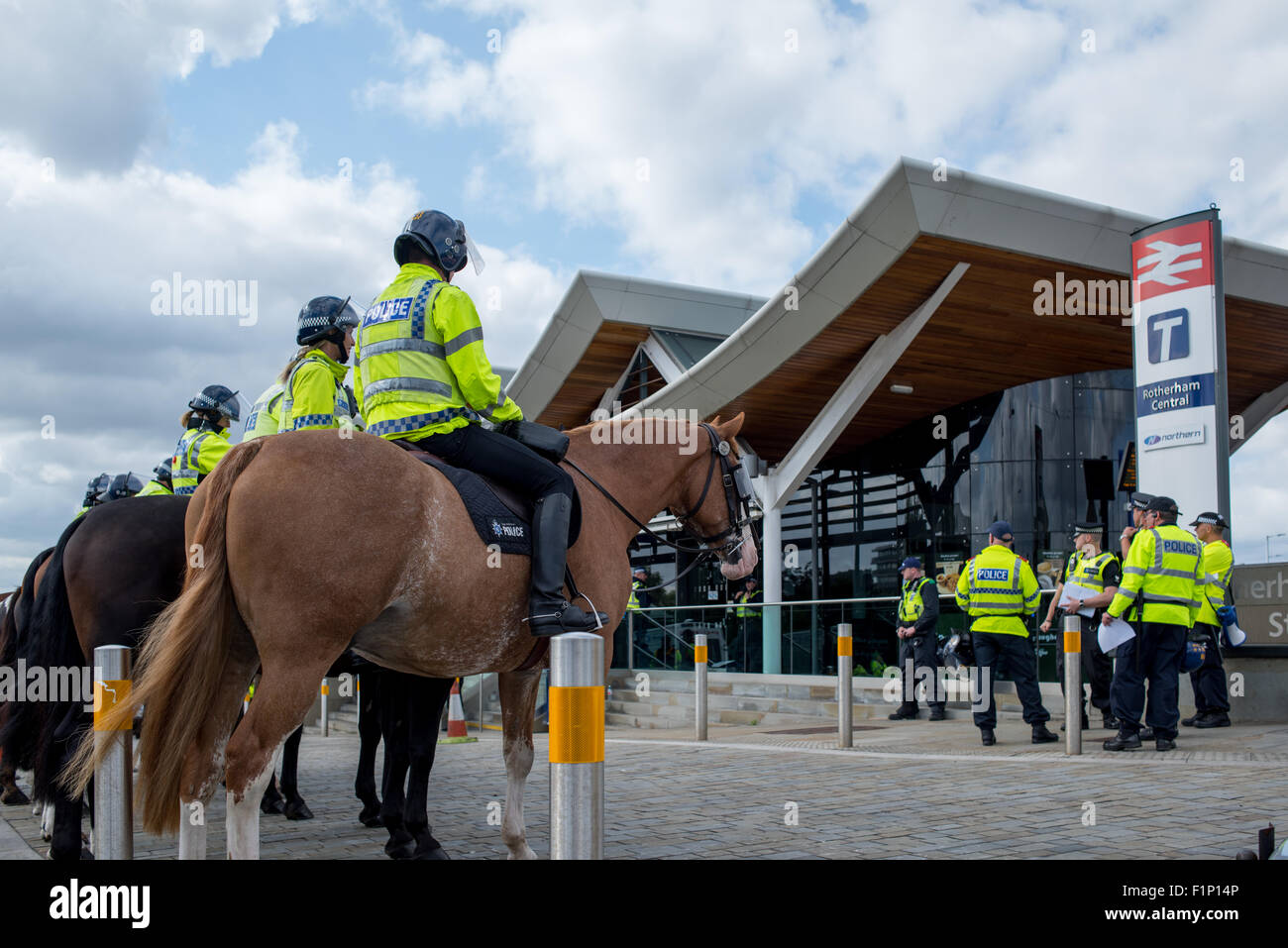 Rotherham polizeistation -Fotos und -Bildmaterial in hoher Auflösung ...