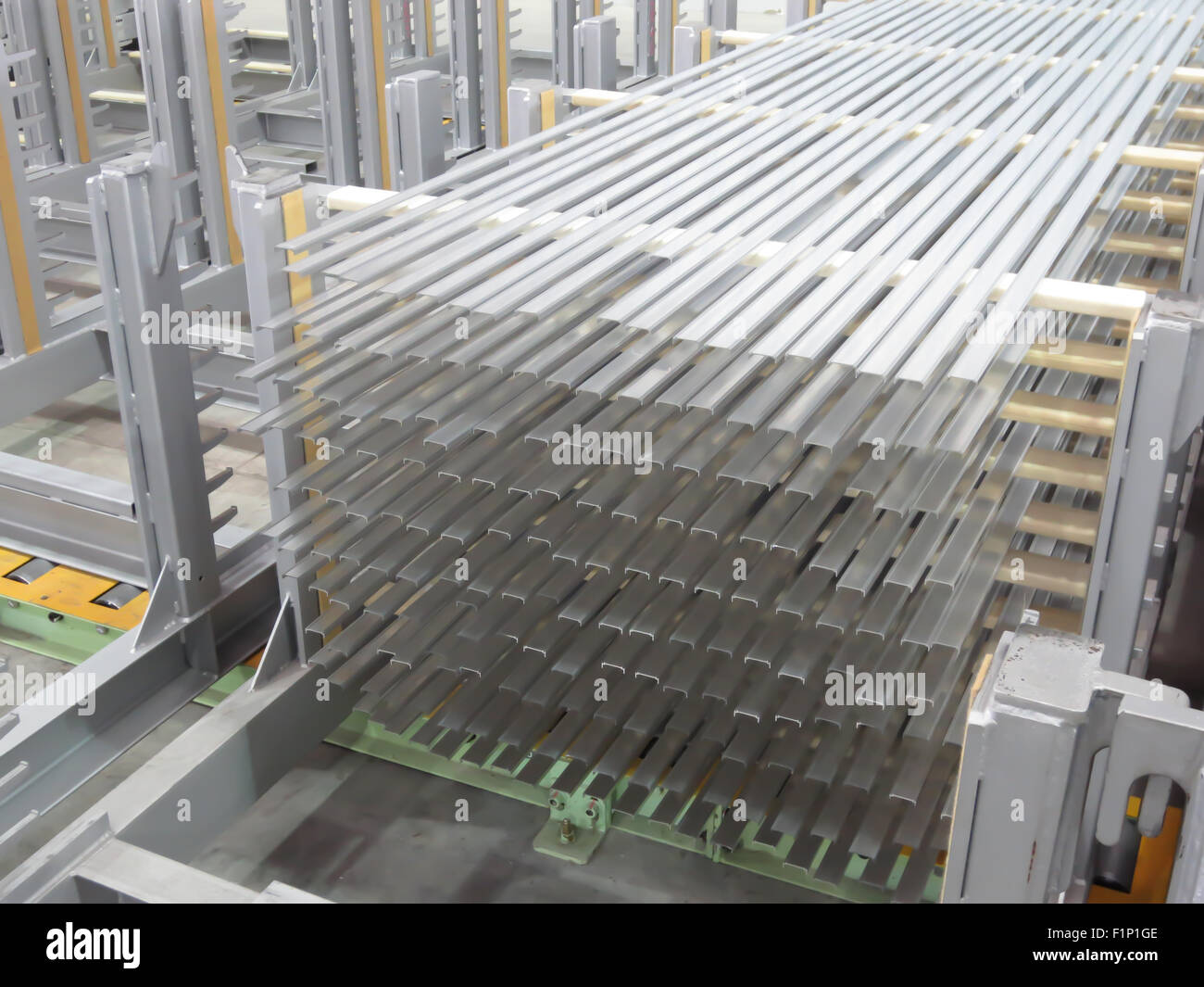 Aluminum rack -Fotos und -Bildmaterial in hoher Auflösung – Alamy