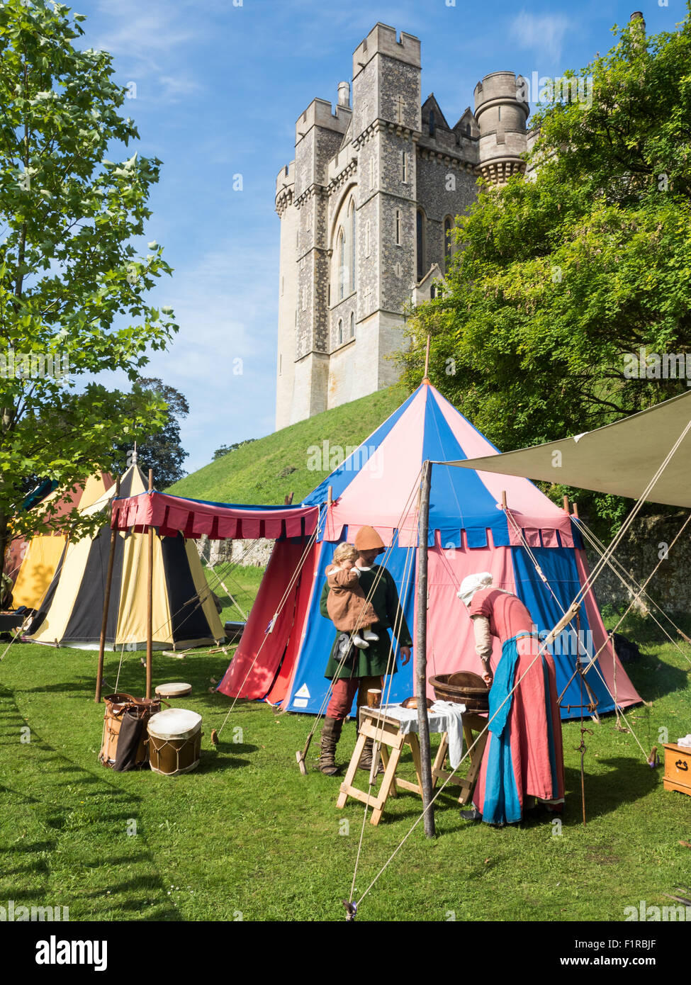 Mittelalterliche familie -Fotos und -Bildmaterial in hoher Auflösung – Alamy