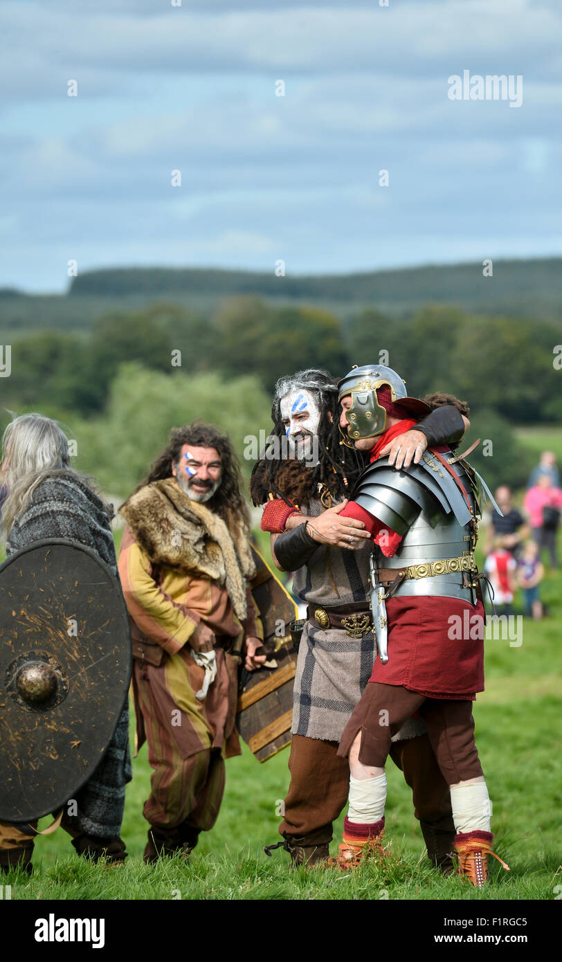 Der Hadrianswall, Cumbria, UK. Rund 130 römischen Reenactor aus ganz ...