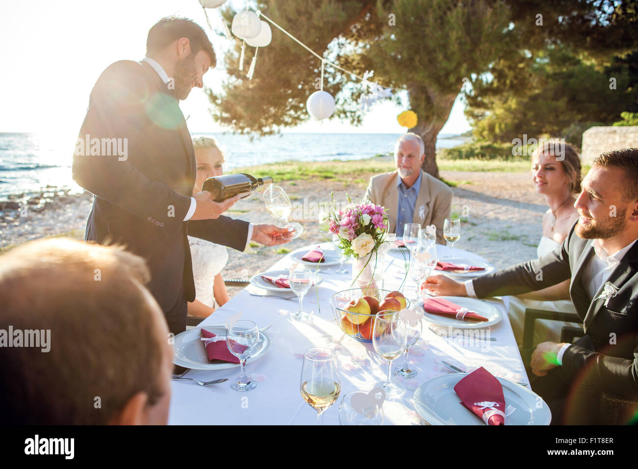 Party am strand -Fotos und -Bildmaterial in hoher Auflösung – Alamy