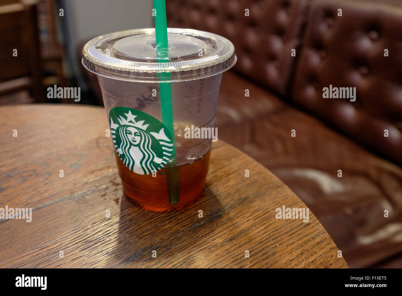 Starbucks iced Coffee cup Stockfotografie Alamy
