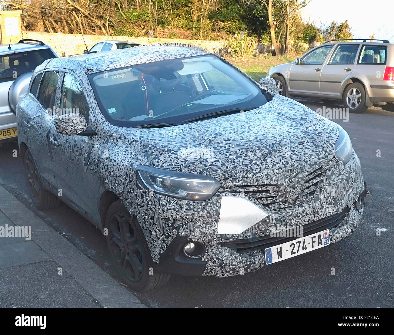 Verkleidetes auto -Fotos und -Bildmaterial in hoher Auflösung – Alamy