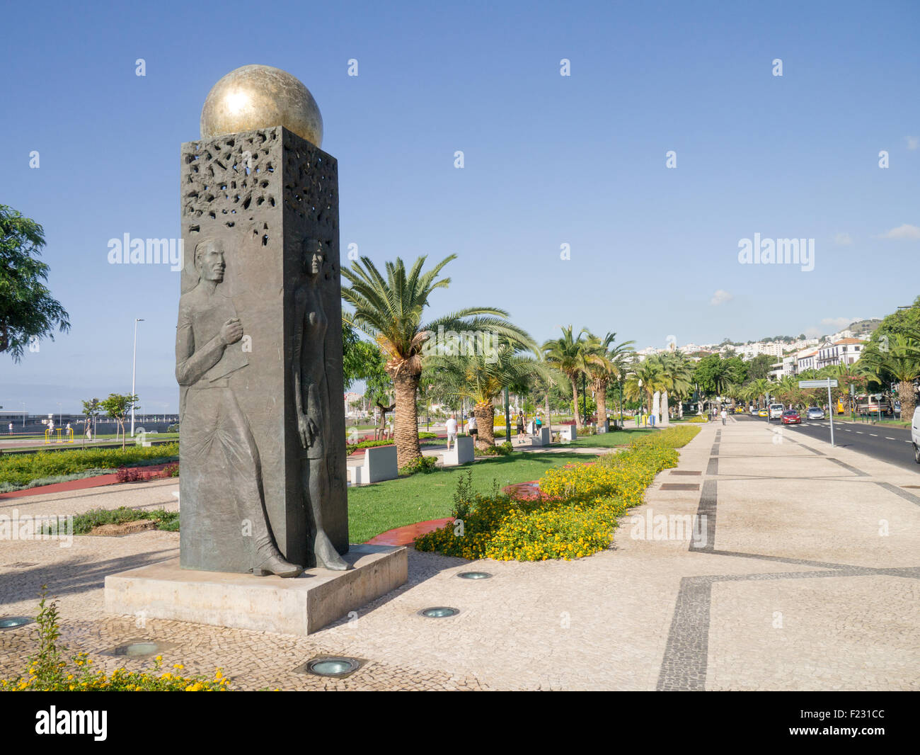 Die Statue von Dr. Alberto Joao Cardoso Goncalves Jardimon, Promenade ...