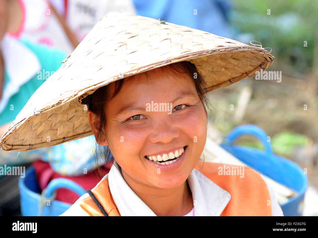 Laos conical hat -Fotos und -Bildmaterial in hoher Auflösung – Alamy