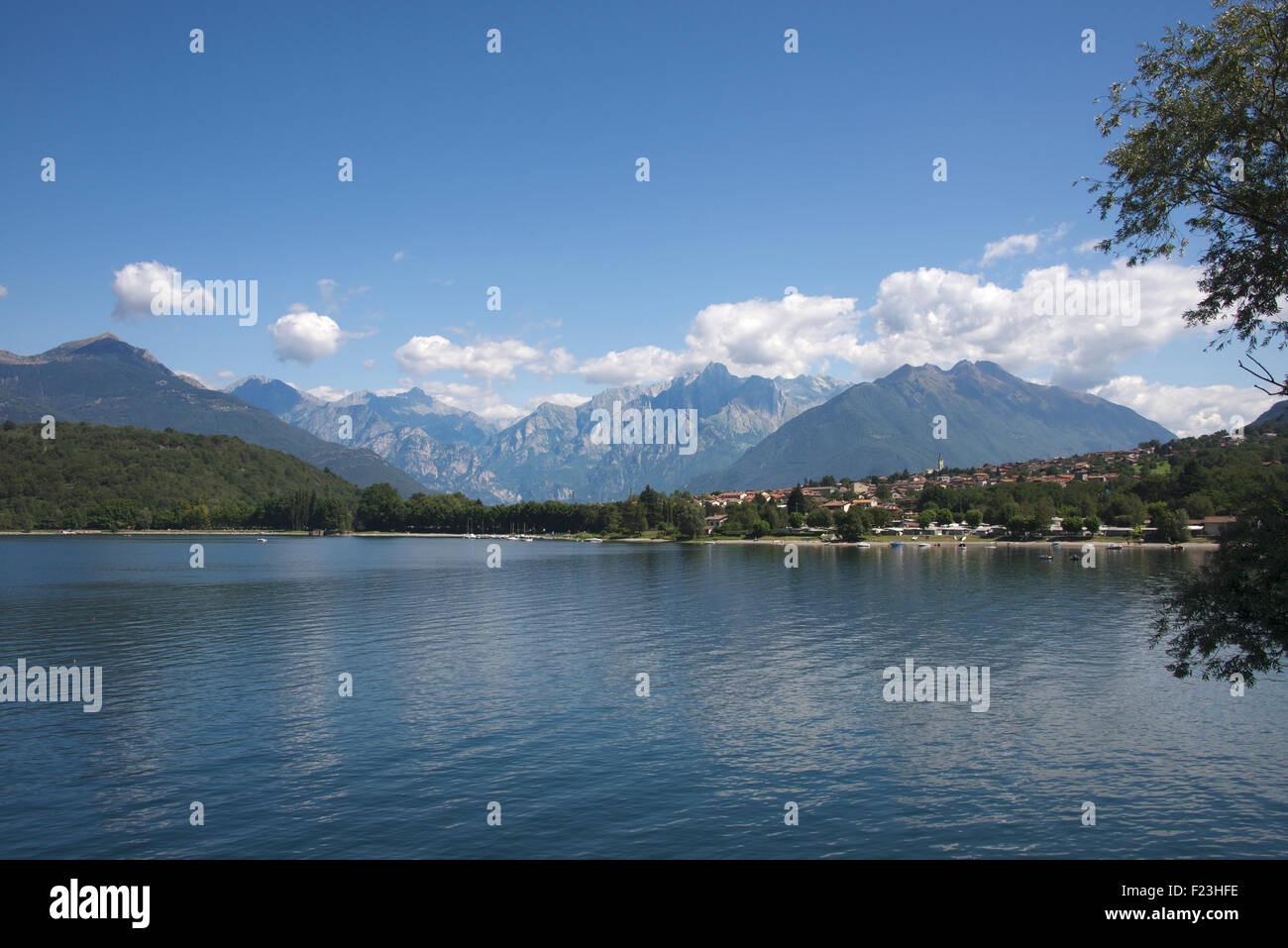 Colico Comer See Berge Lombardei Italien Stockfotografie - Alamy