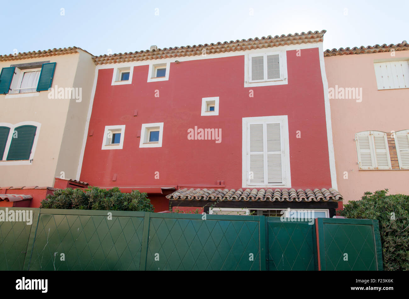 Rosa gebäude -Fotos und -Bildmaterial in hoher Auflösung - Seite 2 - Alamy