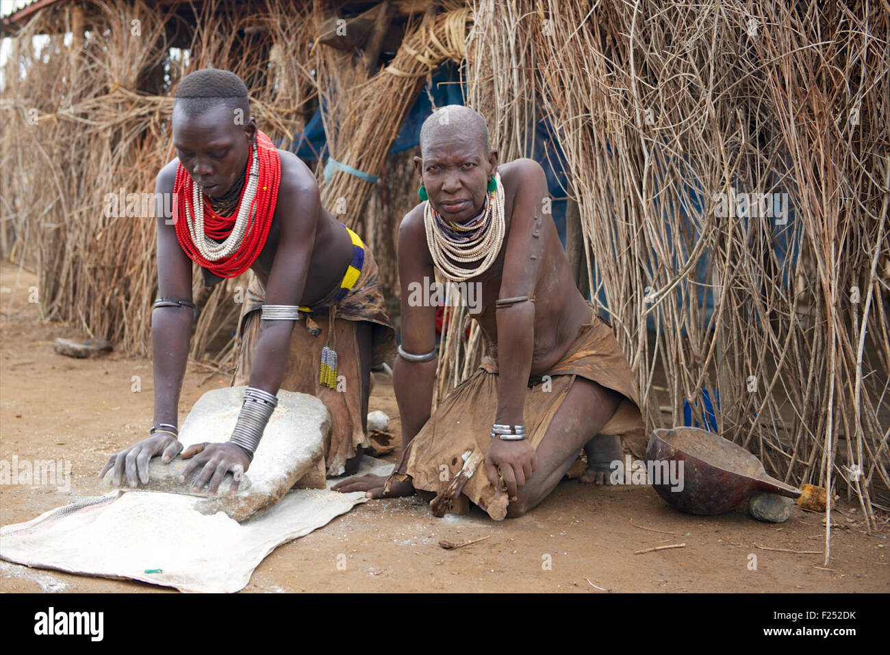 Kara Tribe der Omo-Valley,Ethiopia.One der letzten Regionen der Erde ...