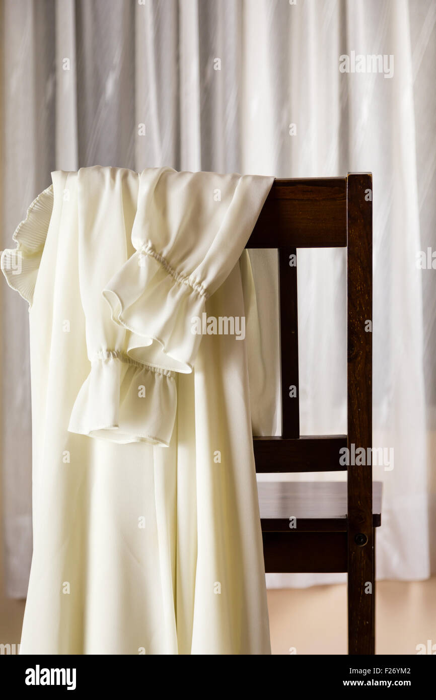 Draped dress -Fotos und -Bildmaterial in hoher Auflösung – Alamy