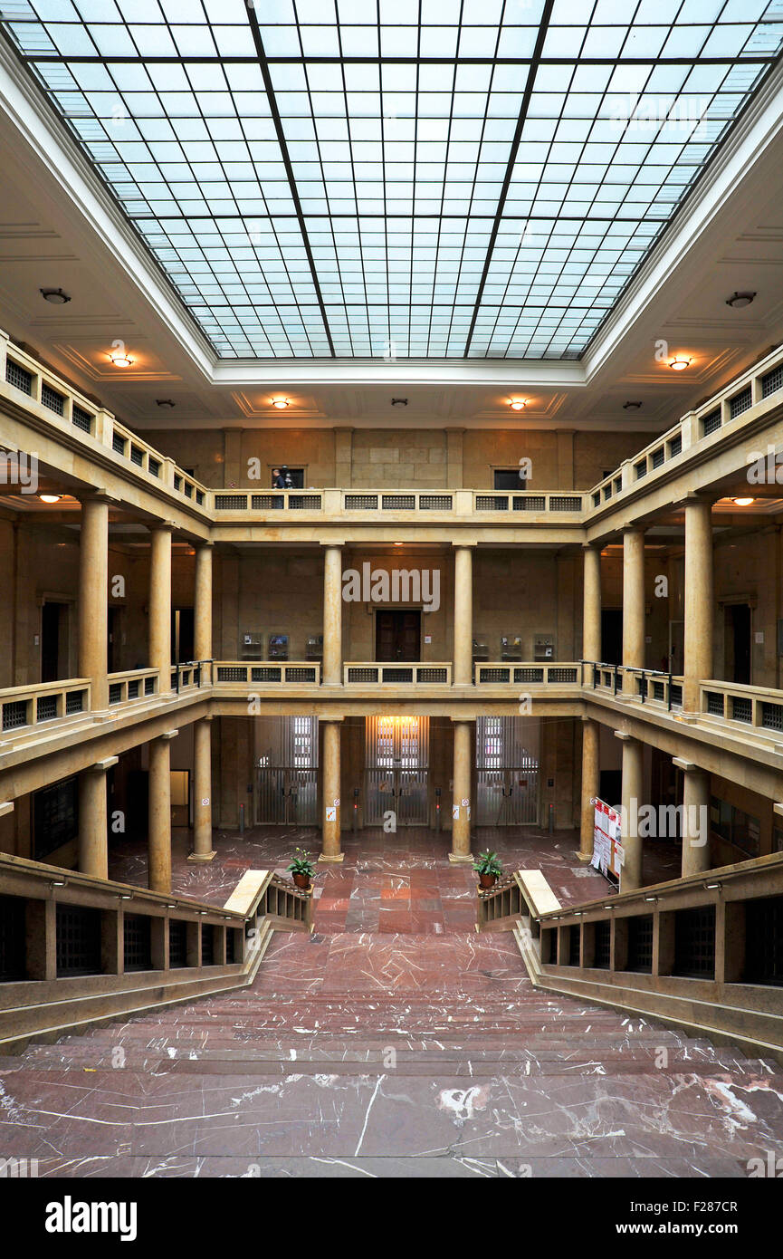 Eingangshalle Mit Treppe Hochschule F r Musik Und Theater Musik Und eingangshalle-mit-treppe-hochschule-f-r-musik-und-theater-musik-und
