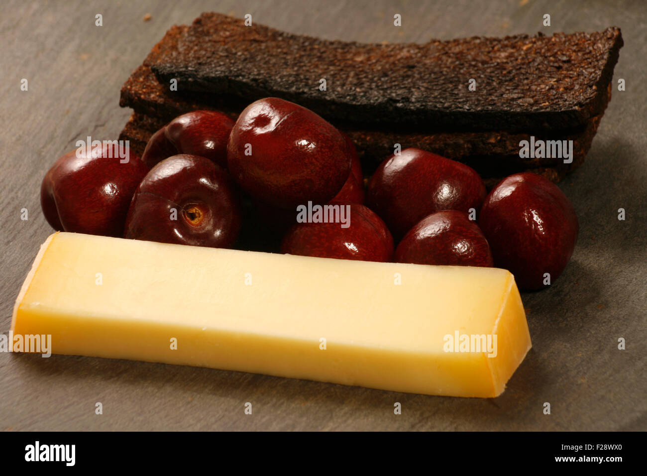 Schwarz rot gelb deutsche flagge -Fotos und -Bildmaterial in hoher ...