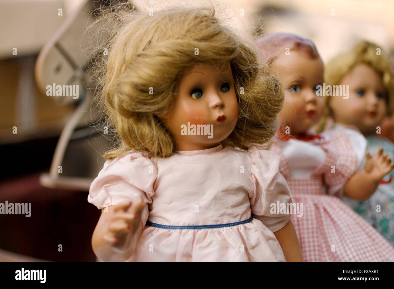 Vintage puppen -Fotos und -Bildmaterial in hoher Auflösung – Alamy