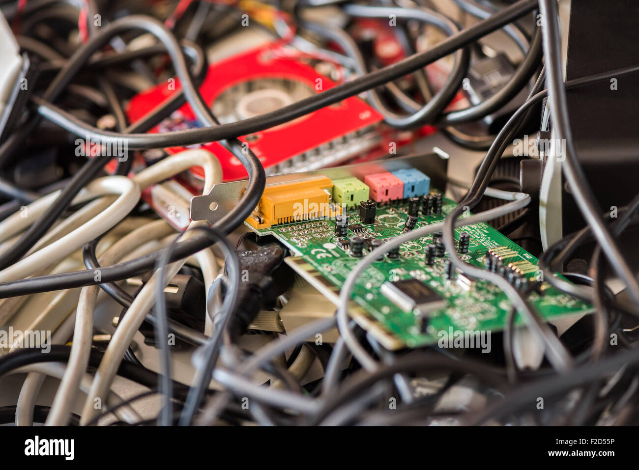 Nutzlose alte kabel -Fotos und -Bildmaterial in hoher Auflösung – Alamy