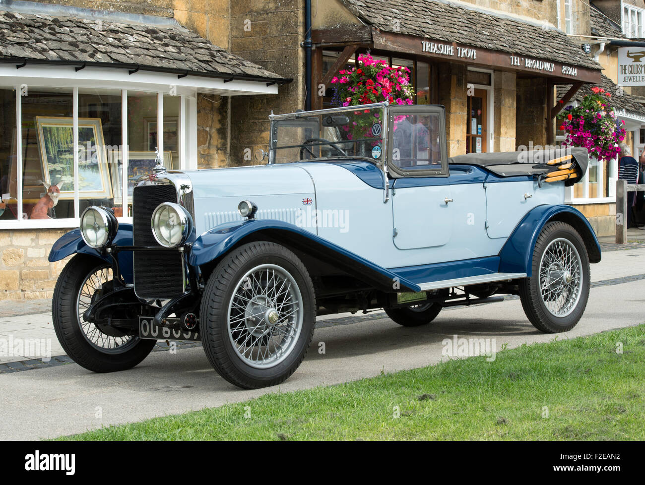 Oldtimer Alvis 12/50 in Broadway, Cotswolds, Worcestershire, England ...