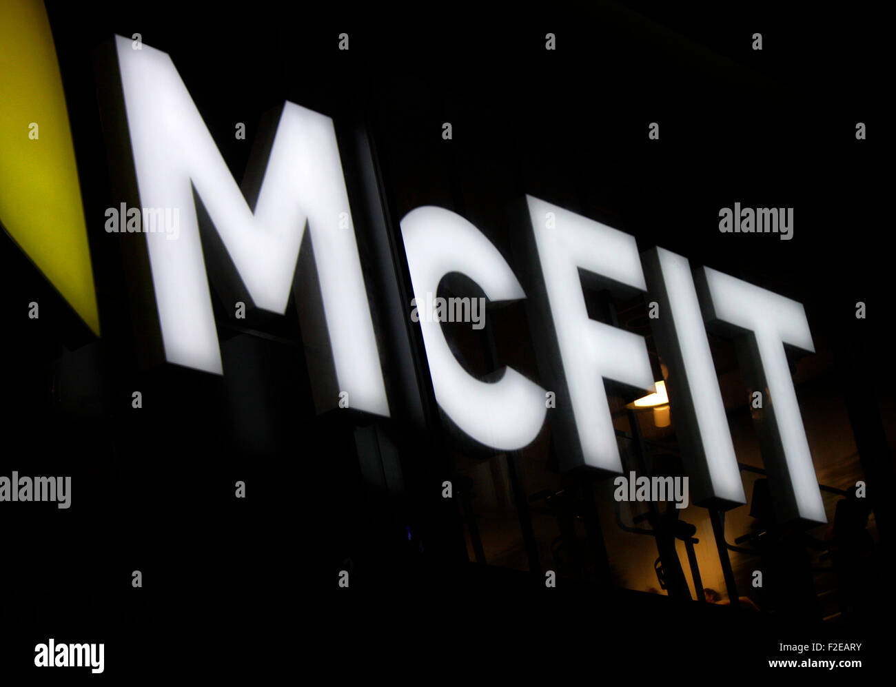 Mcfit logo -Fotos und -Bildmaterial in hoher Auflösung – Alamy