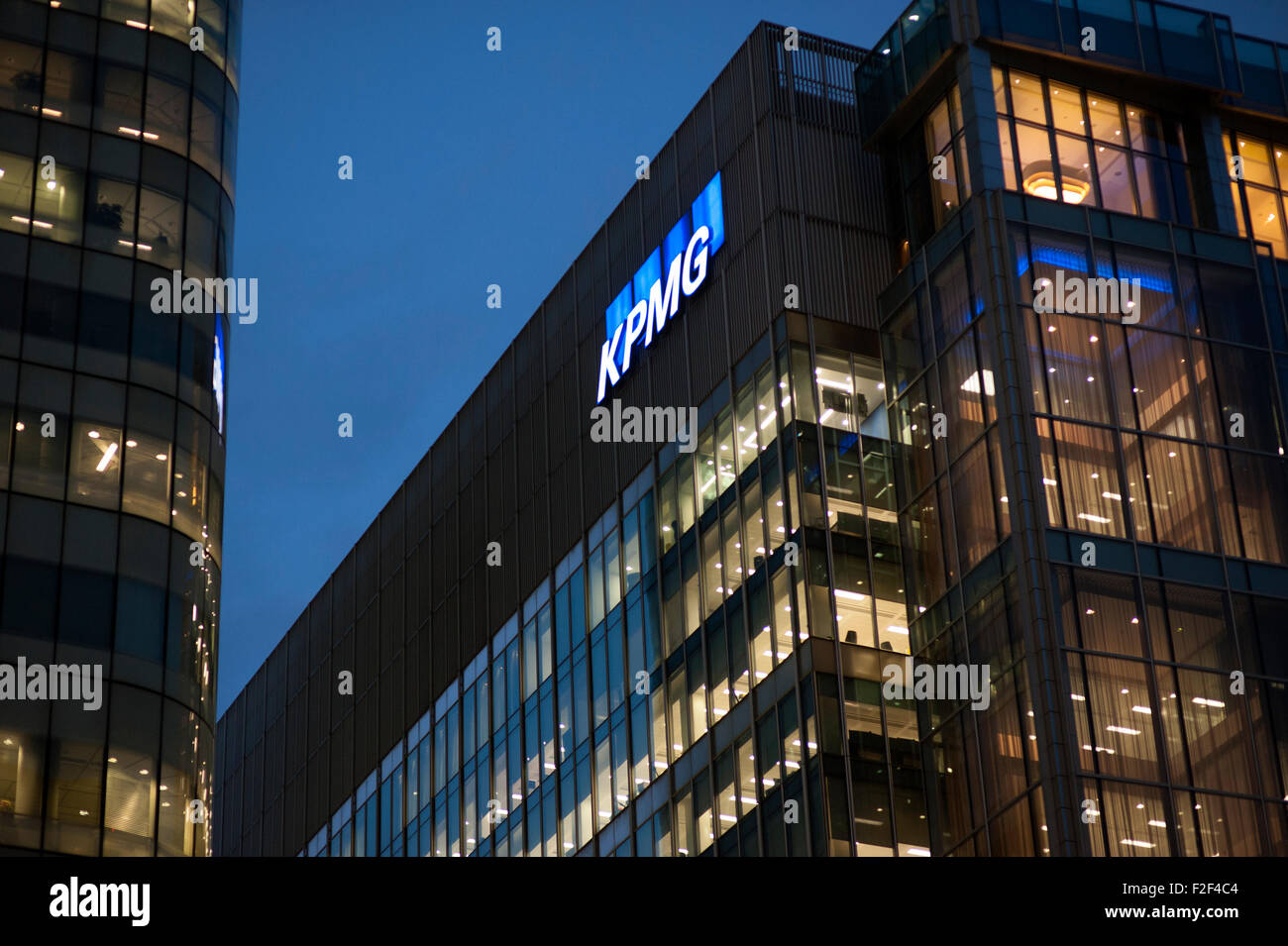 Kpmg hq -Fotos und -Bildmaterial in hoher Auflösung – Alamy