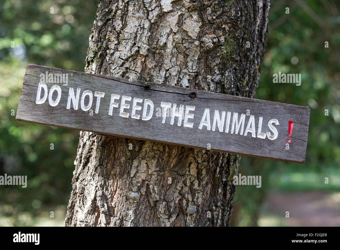 Warning sign feed animals -Fotos und -Bildmaterial in hoher Auflösung ...