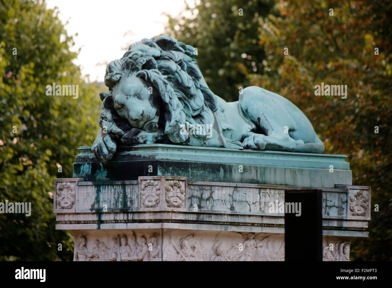 Invaliden friedhof cemetery -Fotos und -Bildmaterial in hoher Auflösung ...