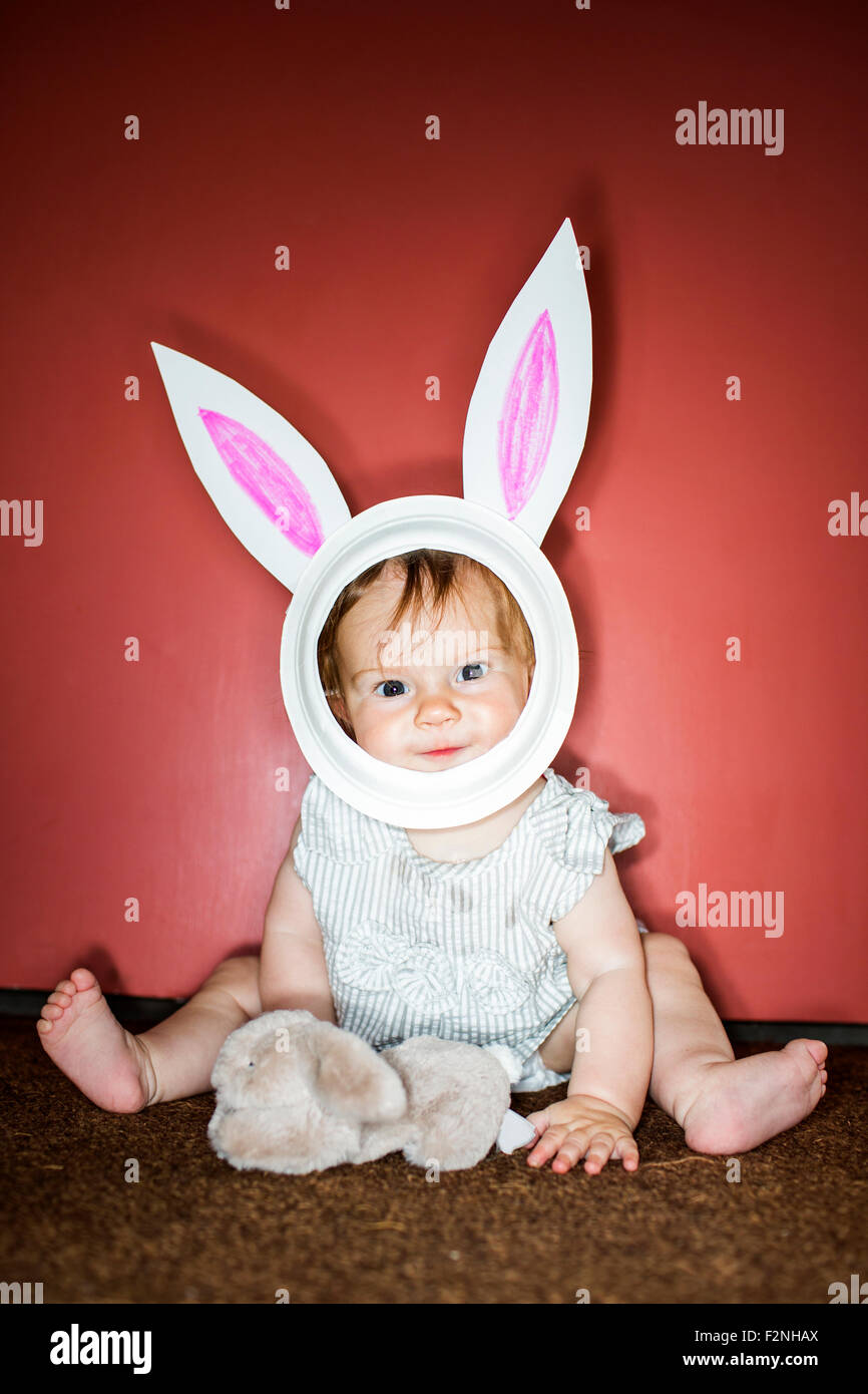 Bunny rabbit costume -Fotos und -Bildmaterial in hoher Auflösung – Alamy