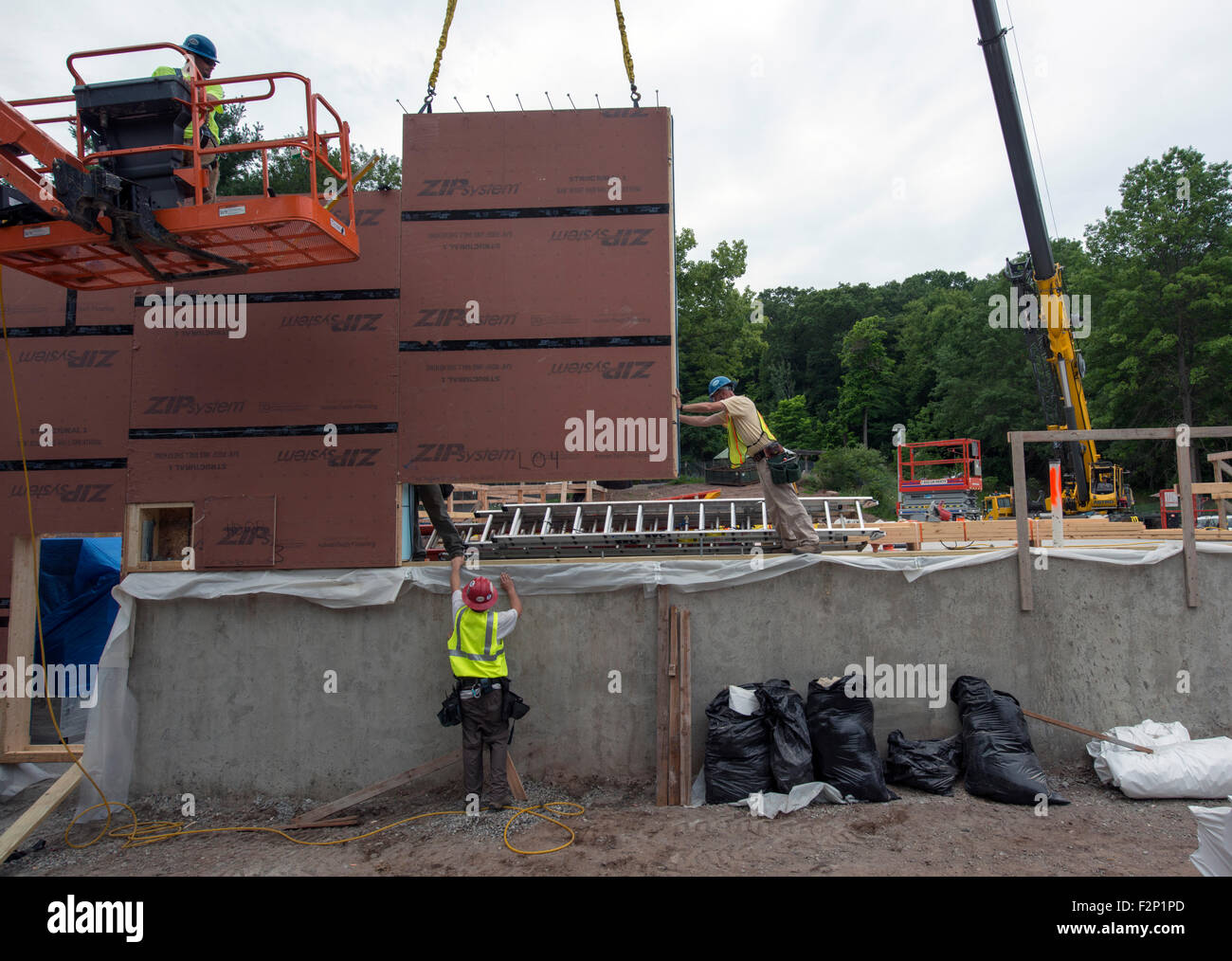 LEED Platin Common Ground High School Gebäude. Off-Site, dann ...