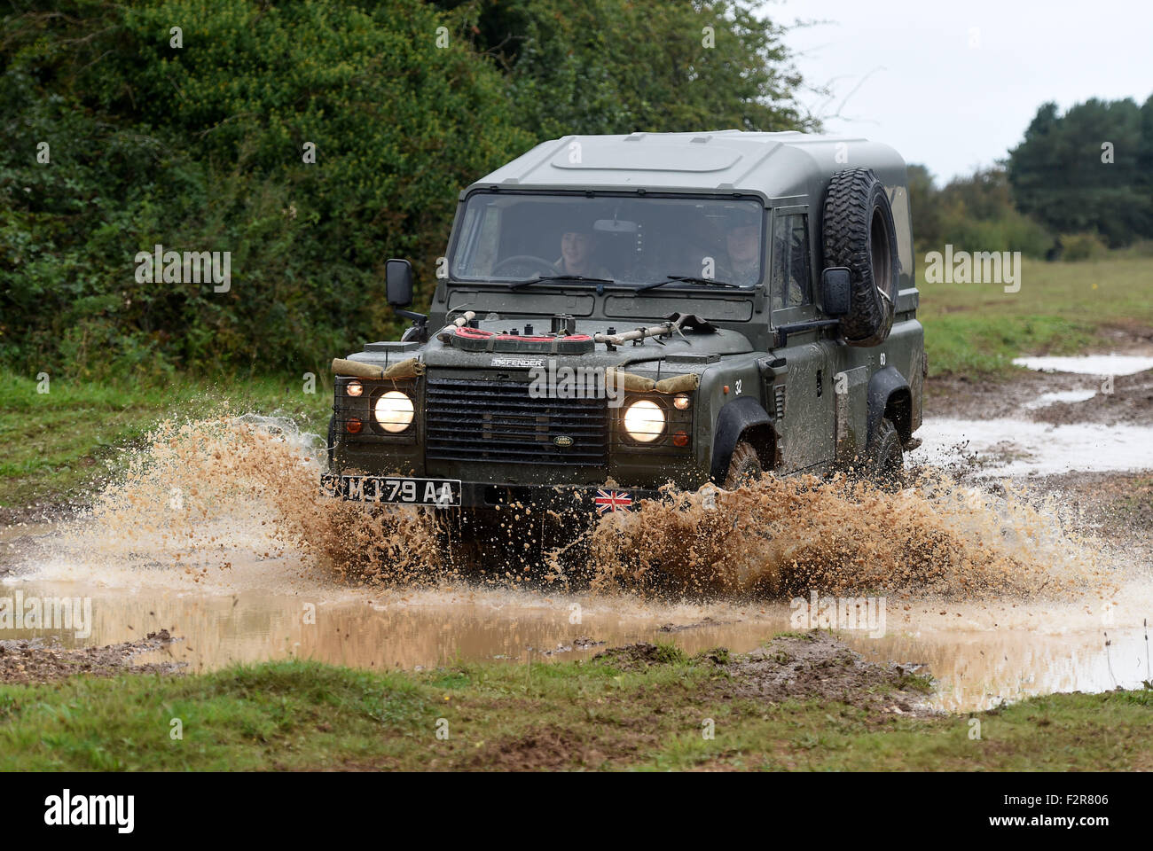 British army landrover -Fotos und -Bildmaterial in hoher Auflösung – Alamy