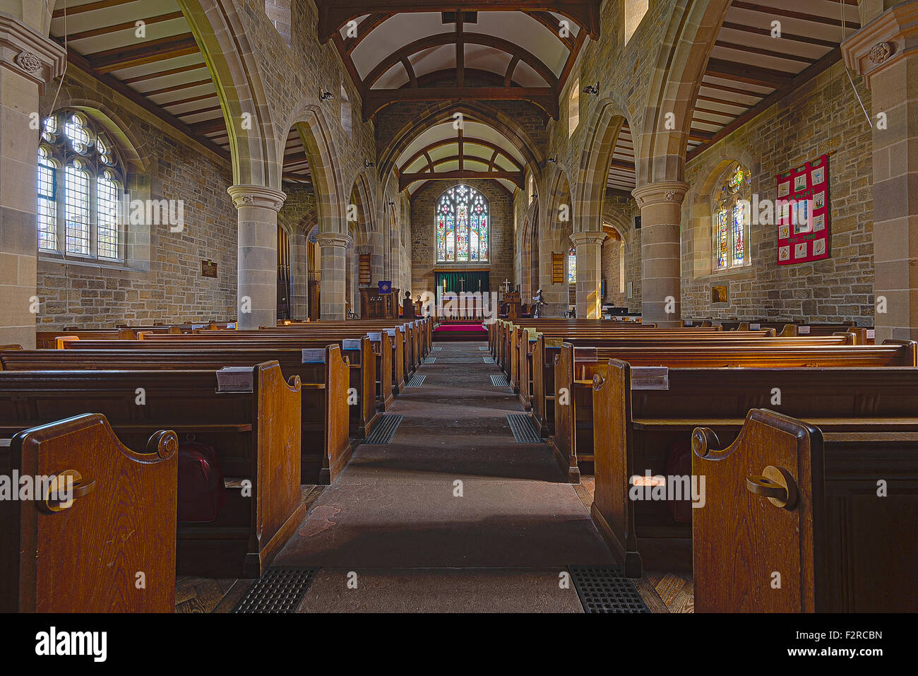 Kirche mit holzpfeilern -Fotos und -Bildmaterial in hoher Auflösung – Alamy